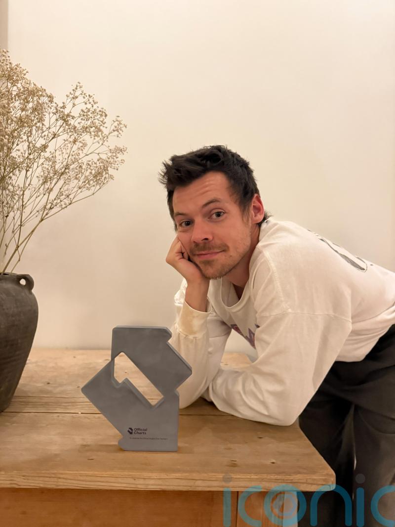 Harry Styles and Louis Tomlinson top singles and album charts - Cork Live